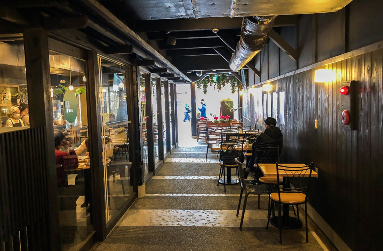 城崎温泉のカフェ「Cafe&Bar 3rd」でカレーランチをいただきました！ | モグログ